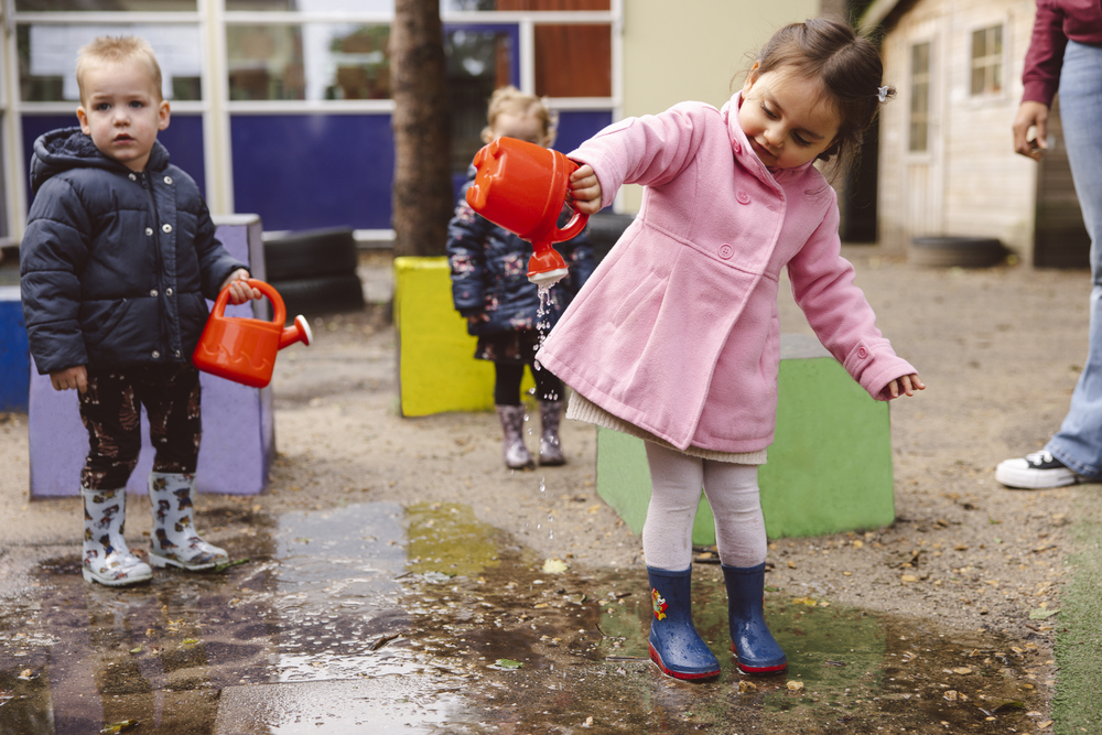 Playing outside | Partou