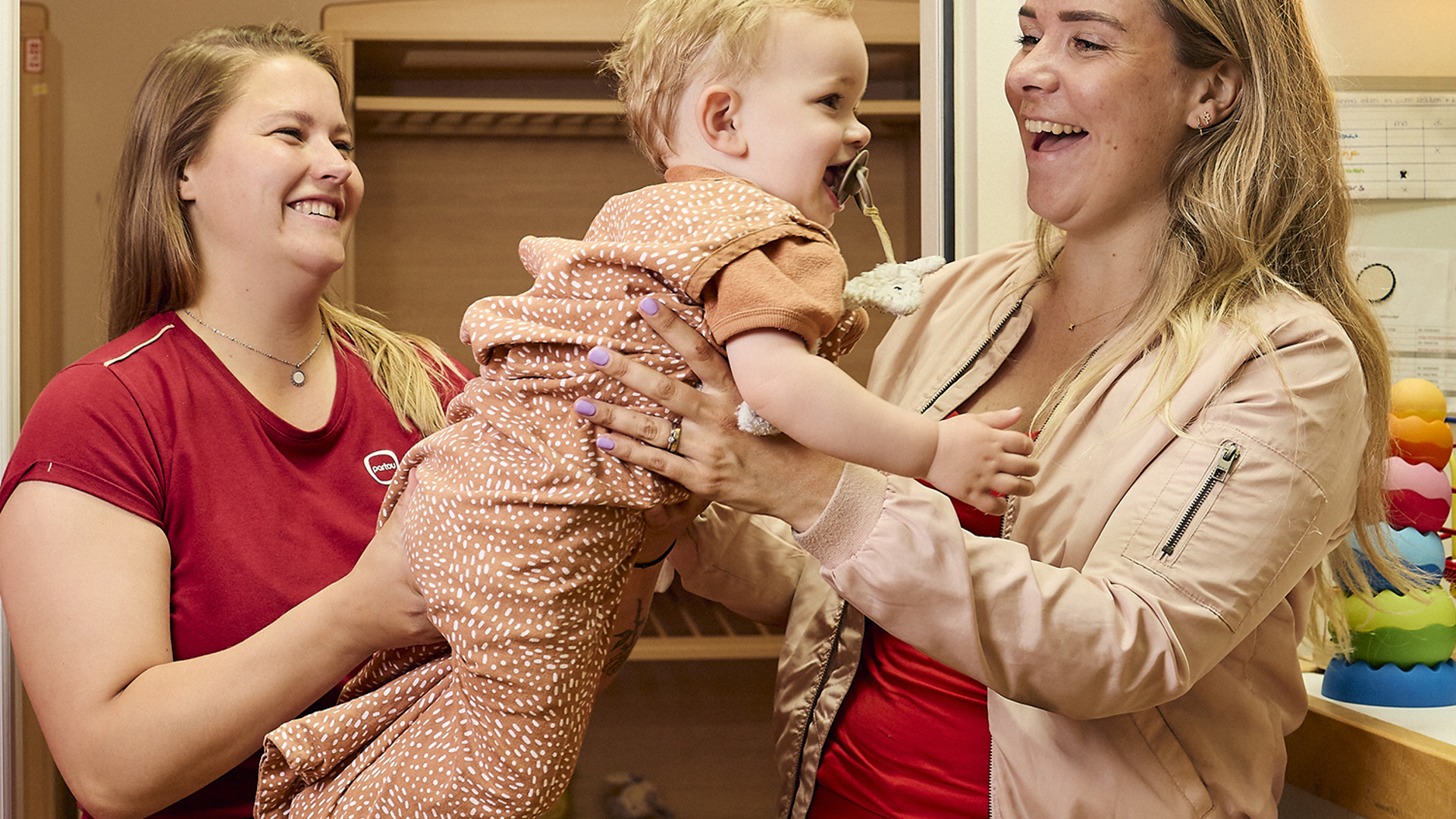 Xem looked overtired at the table | Partou